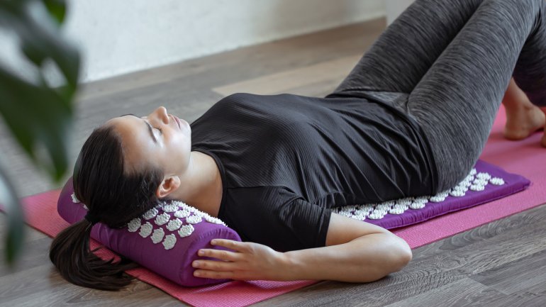 Akupressurmatte: Anwendung, Wirkung & Studienlage